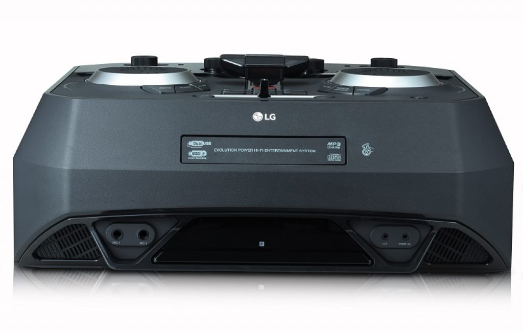 LG CK99, una súper potente minicadena de 5000W RMS