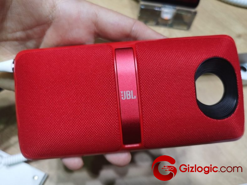 #MWC19: Motorola exhibe su gran catálogo de Moto Mods