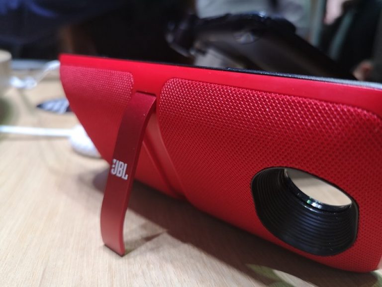 #MWC19: Motorola exhibe su gran catálogo de Moto Mods