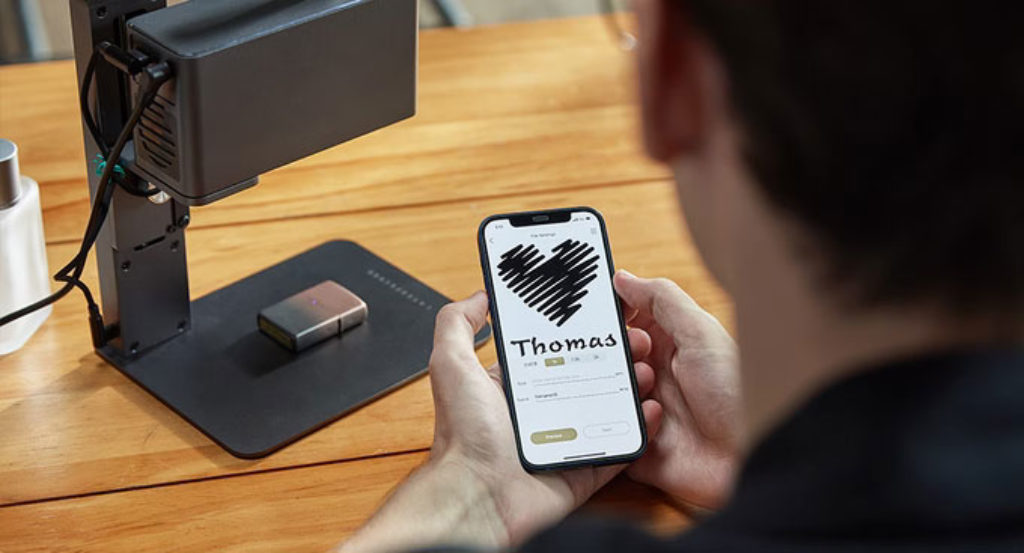 LaserPecker 2 Pro, el grabador láser de mano fuera de serie