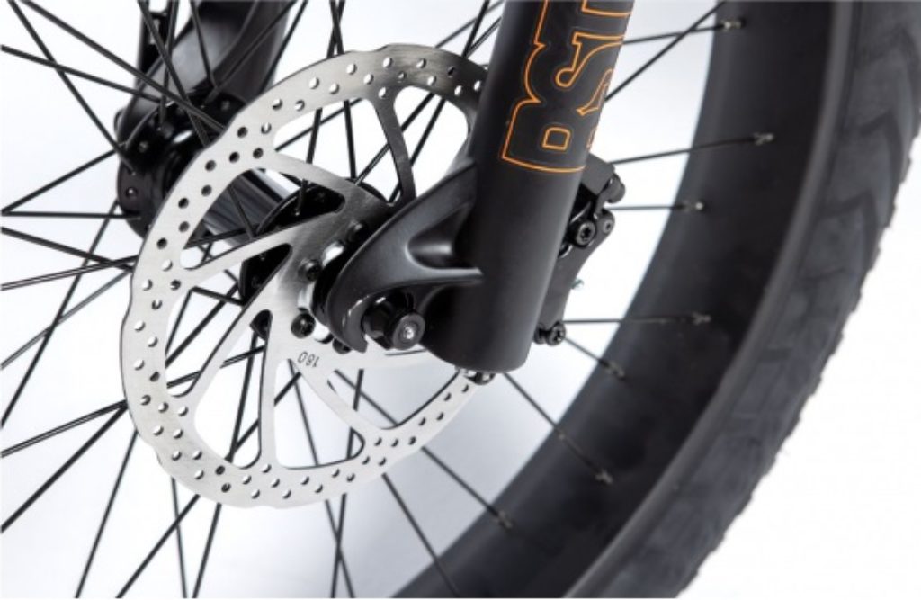 Moma Bikes E-FATBIKE, una bicicleta eléctrica para tus aventuras