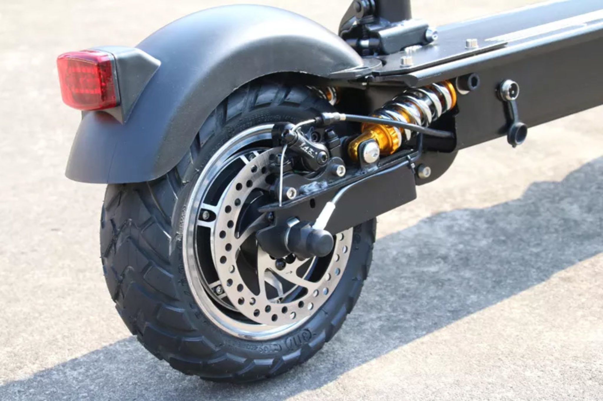 FLJ T11, el patinete eléctrica para viajar rápida, segura y cómodamente