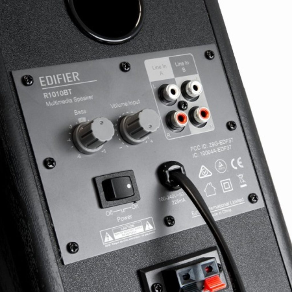 Edifier R1010BT, altavoces clásicos con adición de Bluetooth