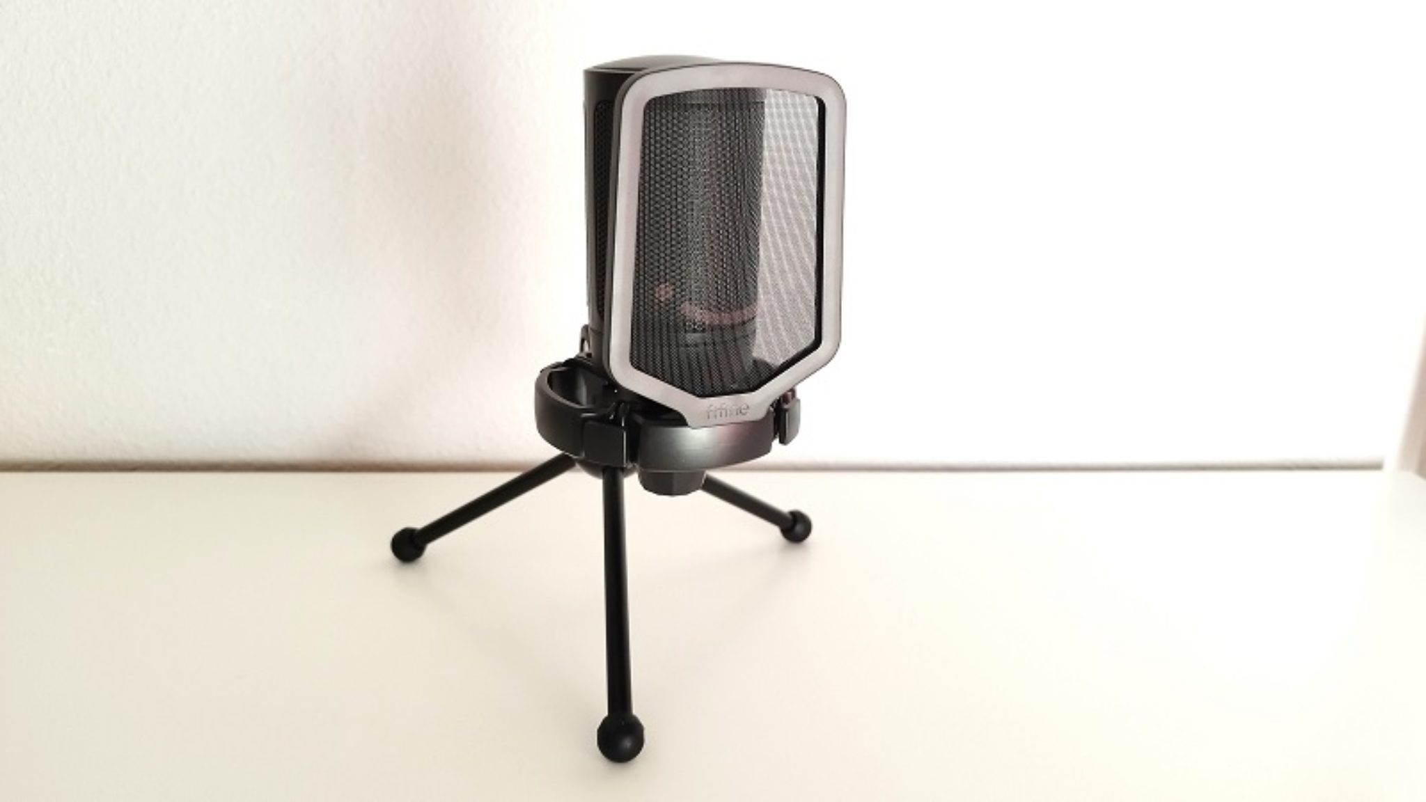 FIFINE A6V, probamos este asequible micrófono gaming para streamear