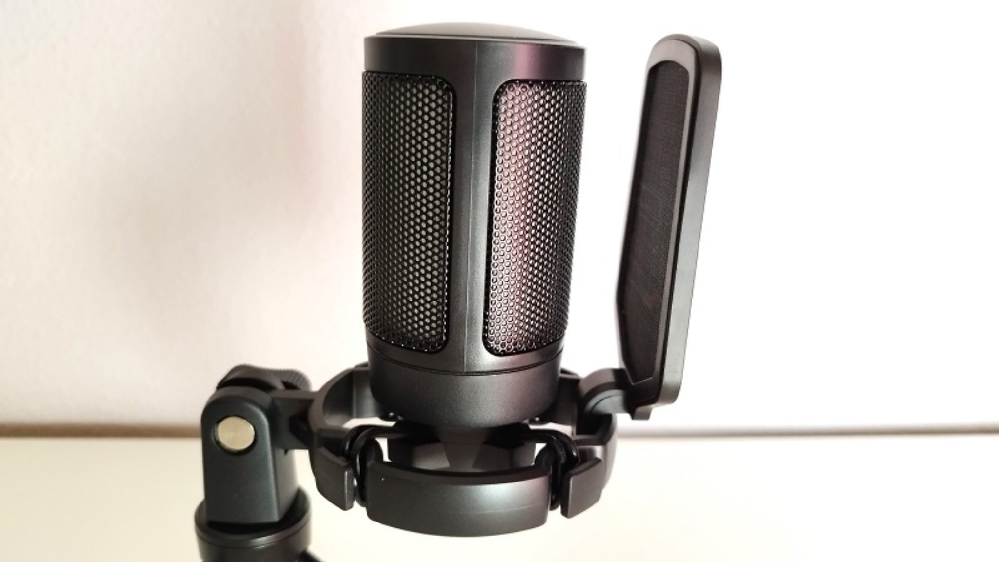 FIFINE A6V, probamos este asequible micrófono gaming para streamear