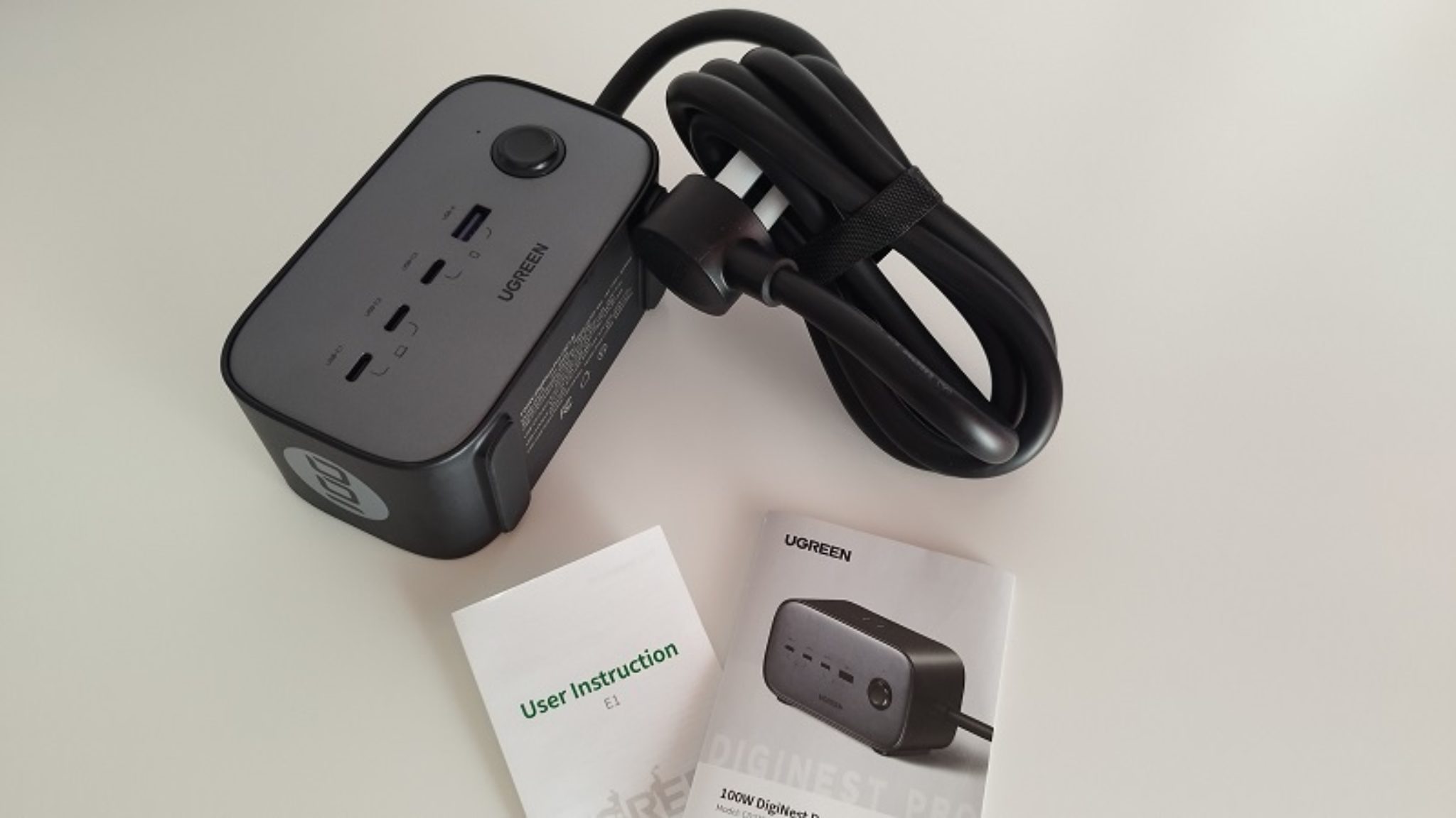 UGREEN 100W GAN, probamos esta elegante estación de carga