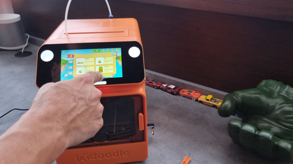 Kidoodle Minibox A1, 3D printer for the little ones in the house ...