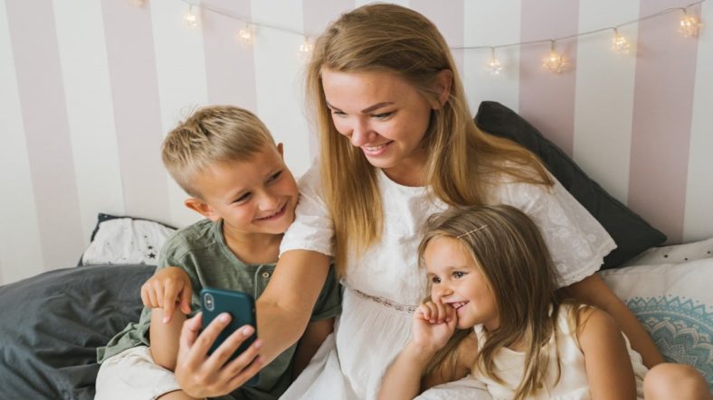 Sharenting, la exposición infantil pronto en internet se va a regular